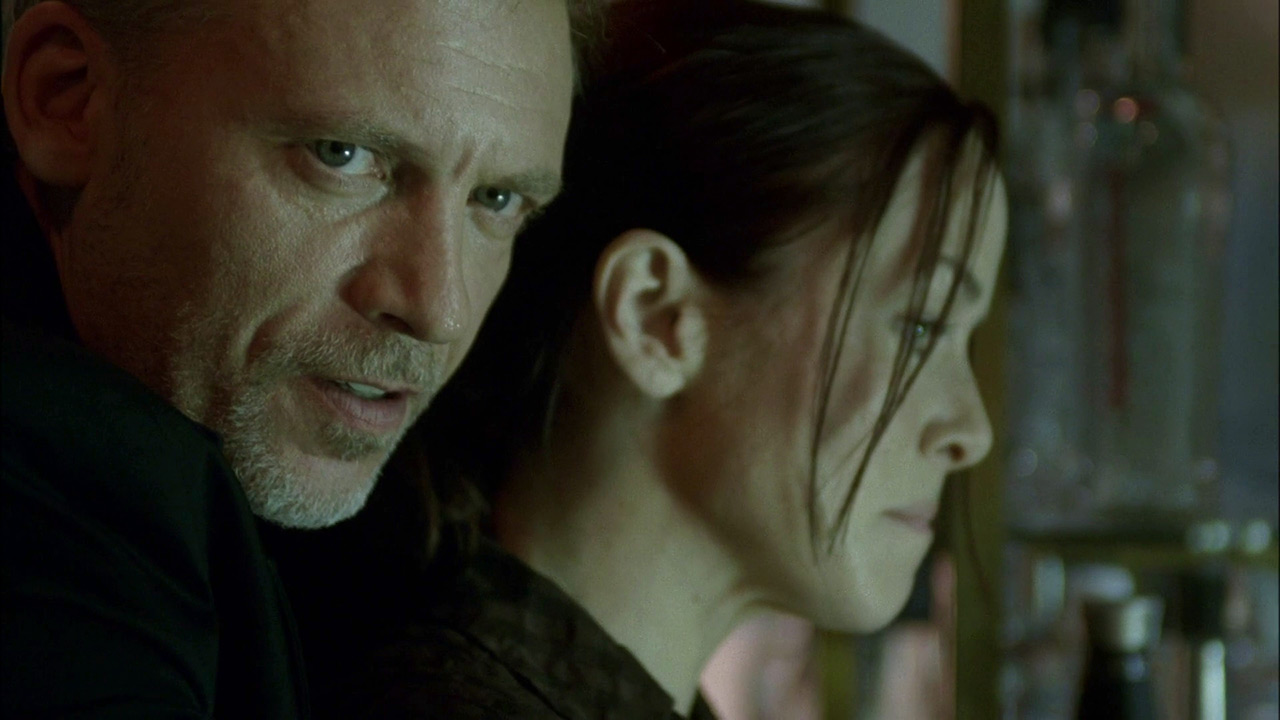 Renee Walker Takes a Shower - Annie Wersching